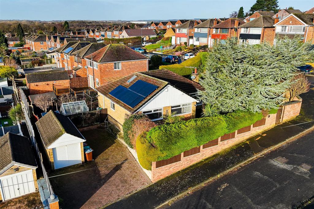 Abbotsbury Close, Rise Park NG5 3 bed detached bungalow for sale - £270,000