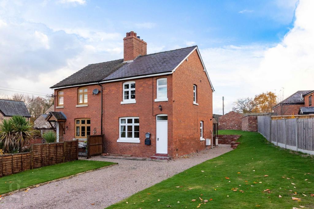Sutton St. Nicholas, Hereford 2 bed semi-detached house for sale - £275,000