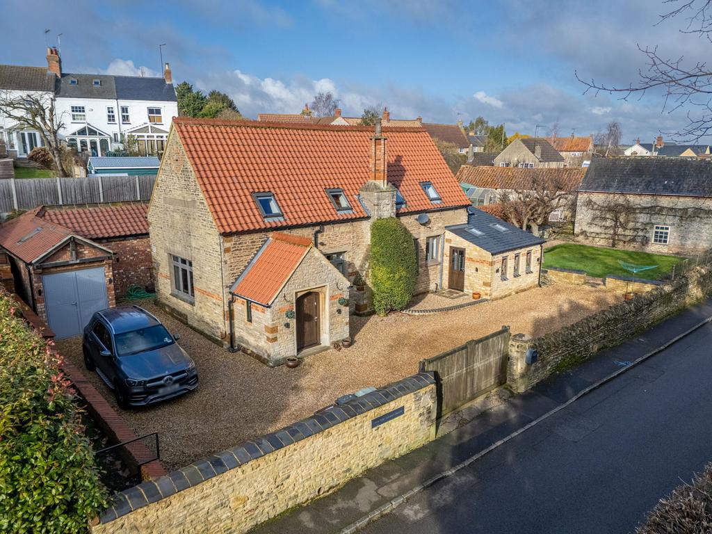 High Street, KETTERING NN14 3 bed detached house for sale - £650,000
