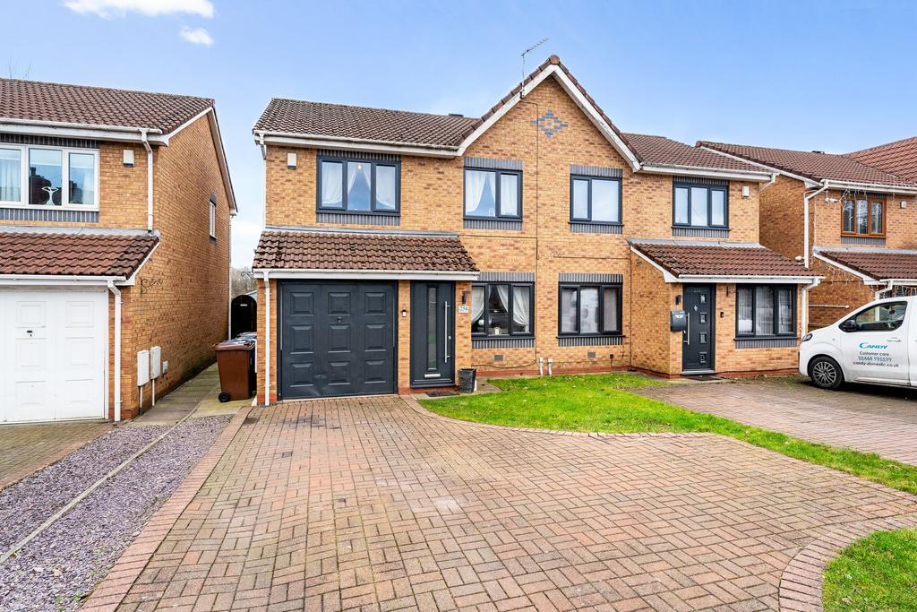 Bryn Road, Ashton-In-Makerfield, WN4 3 bed semi-detached house - £265,000