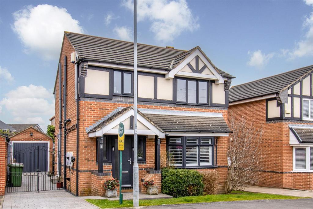 Bardwell Court, Stanley WF3 3 bed detached house - £320,000