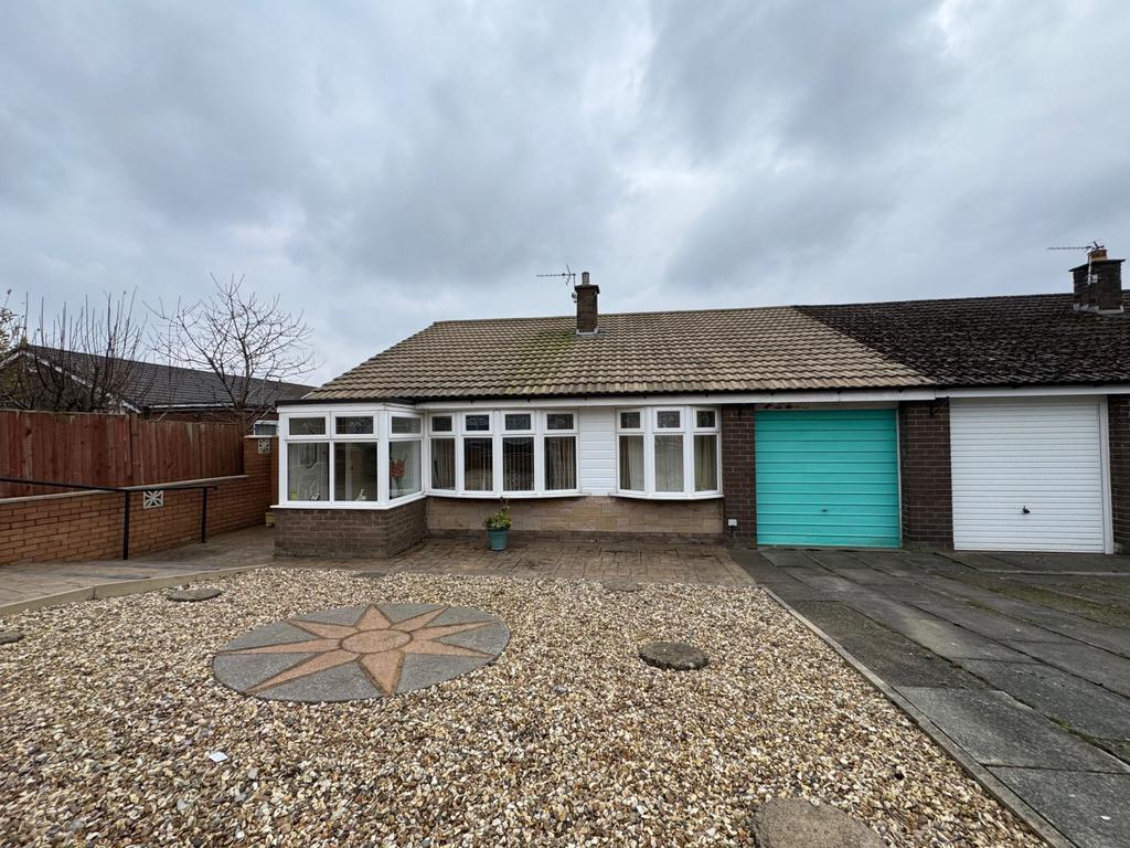 Cranfield Road, Wigan, WN3 5QD 3 bed semi-detached bungalow - £225,000