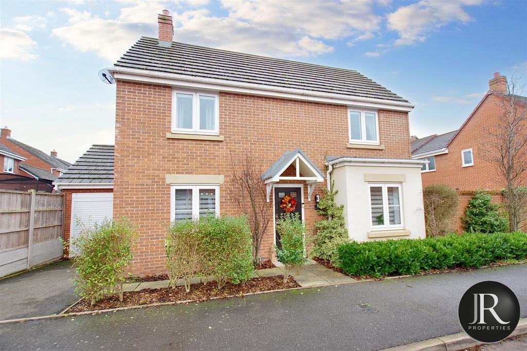 Brindley Road, Rugeley WS15 3 bed detached house for sale - £300,000