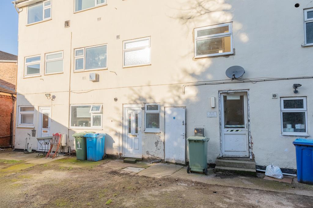 Moorgate, Retford DN22 1 bed flat for sale - £40,000