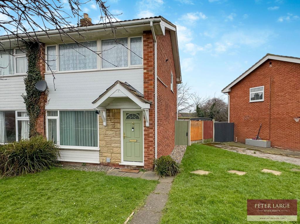 16 Llewelyn Court, Rhyl, LL18 4NR 3 bed semi-detached house for sale ...