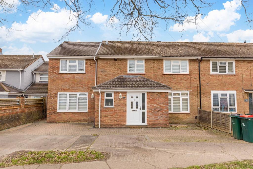 Cherry Lane, Crawley RH11 5 bed end of terrace house for sale - £600,000