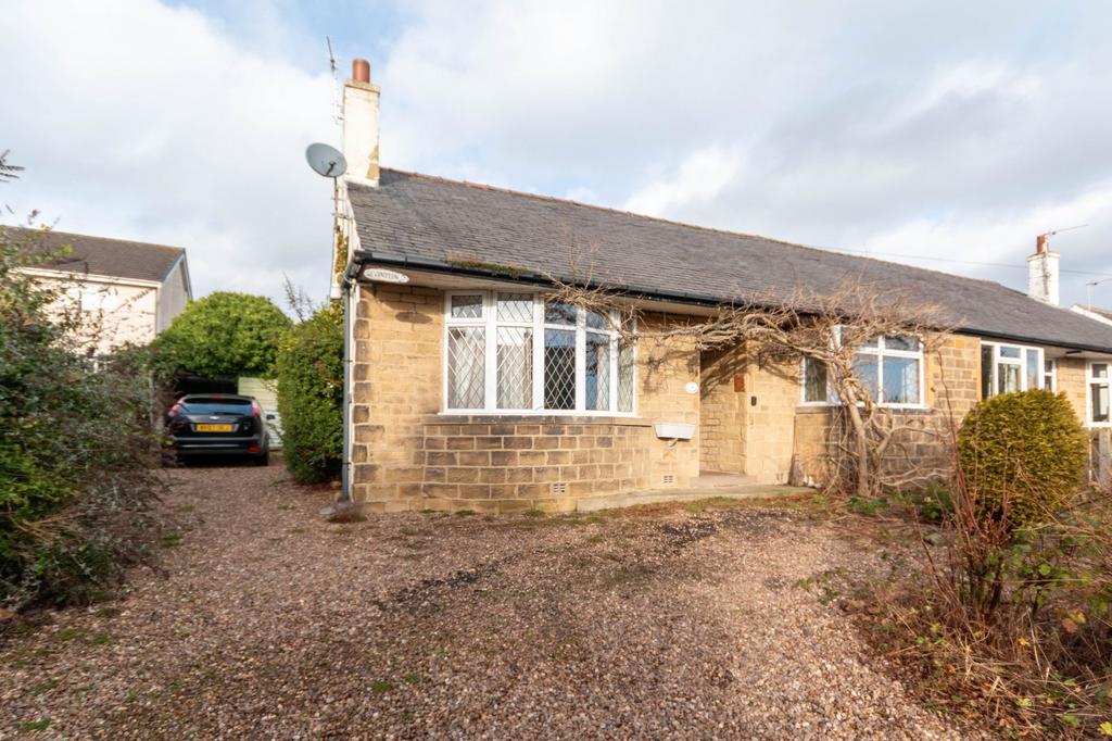 Otley Road, Bingley, West Yorkshire... 2 bed bungalow for sale - £275,000