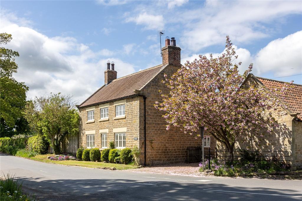 Welburn, Kirkbymoorside, York, North... 5 bed detached house - £650,000