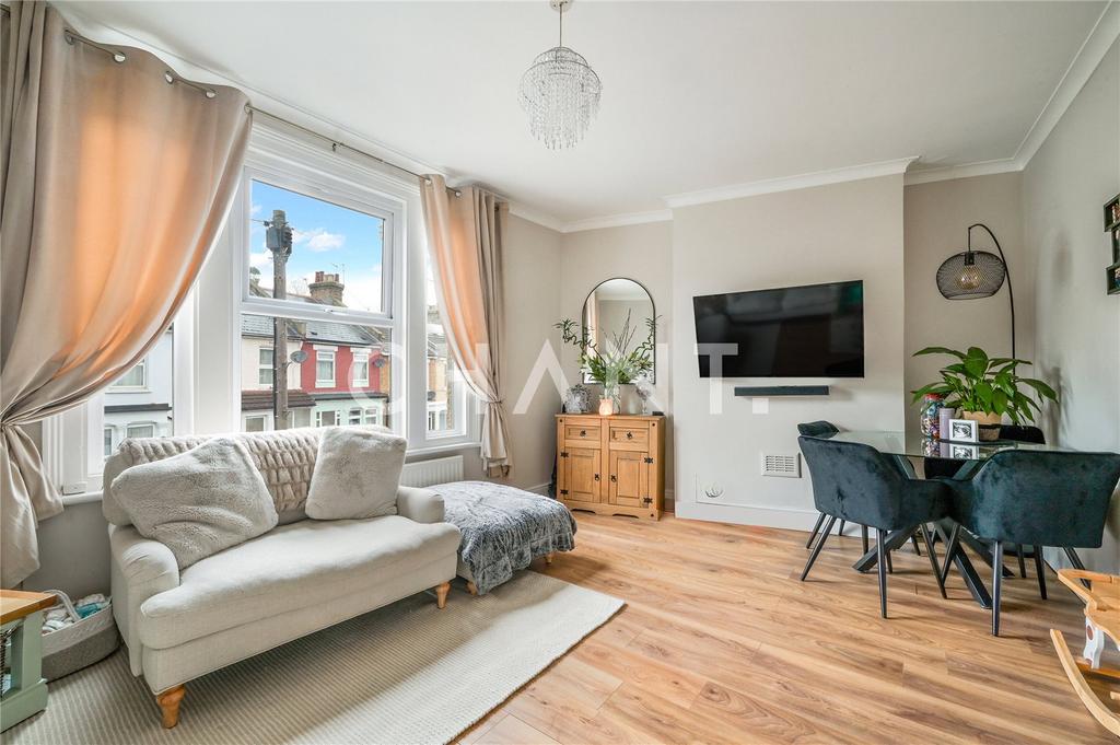 Queens Road, Bowes Park, London, N11 1 bed apartment - £375,000