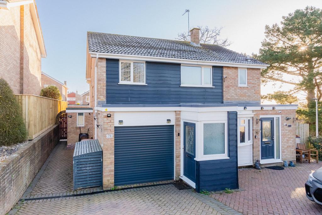 Burrator Drive, Exeter, EX4 4 bed semi-detached house to rent - £1,600 ...