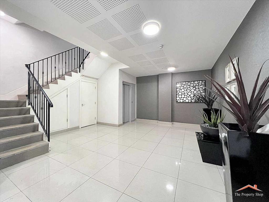 Brooklands Court, 415 Burnt Oak... 2 bed apartment for sale - £320,000