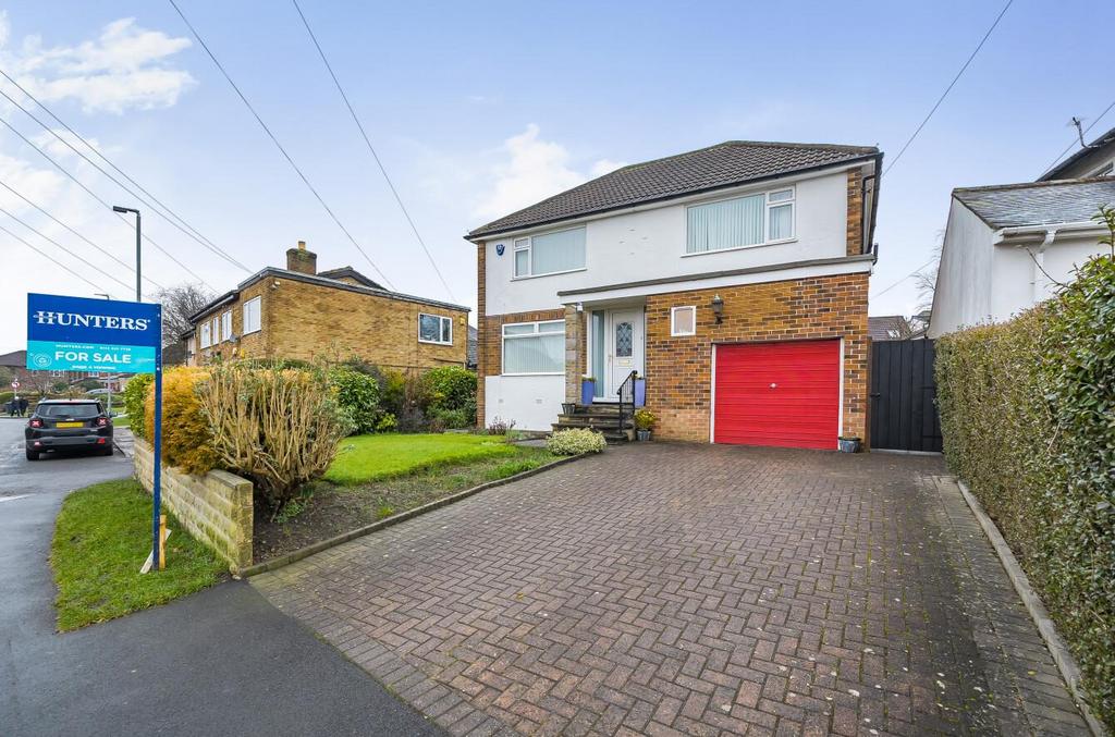 Hall Lane, Horsforth, LS18 3 bed detached house - £500,000