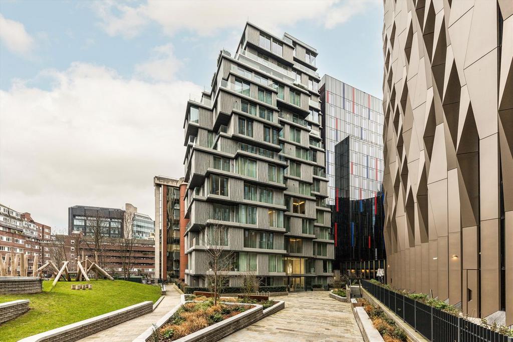 Minories, London EC3N 2 bed flat - £4,200 pcm (£969 pw)