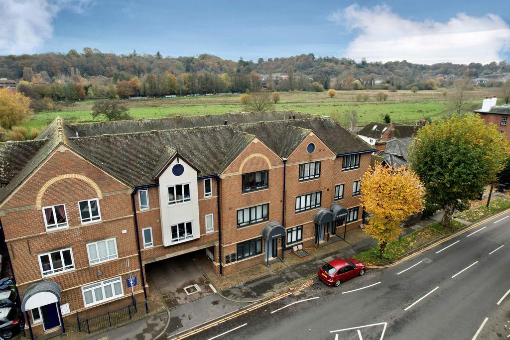 Meadrow, Godalming, Surrey, GU7 Studio - £167,500