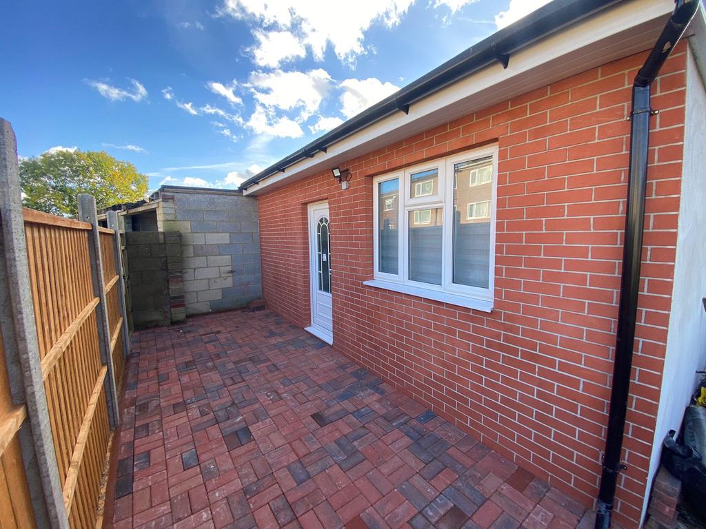 Avondale Road, Luton, Bedfordshire Studio - £850 pcm (£196 pw)