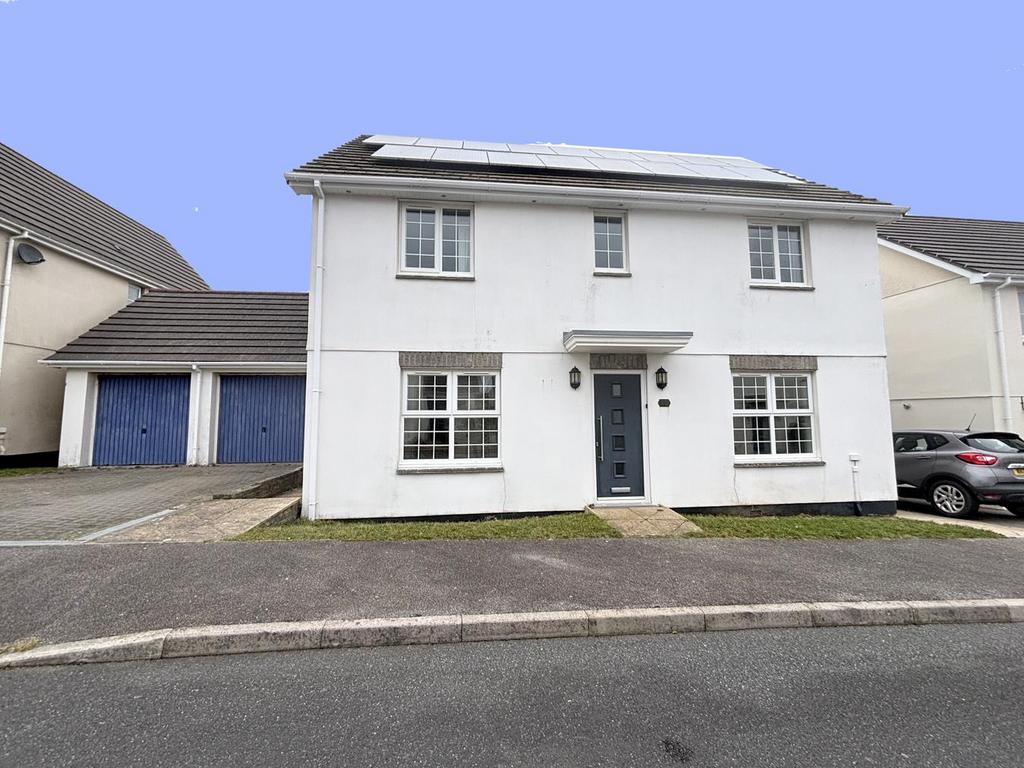 Bosnoweth, Helston TR13 4 bed detached house for sale - £450,000