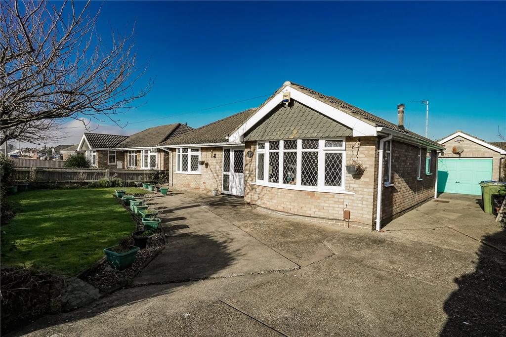 Coniston Crescent, Humberston... 2 bed bungalow for sale - £235,000