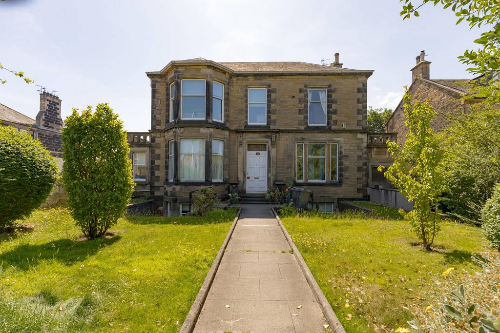 1/8 Hampton Terrace, Edinburgh, EH12 5JD 1 bed flat - £250,000