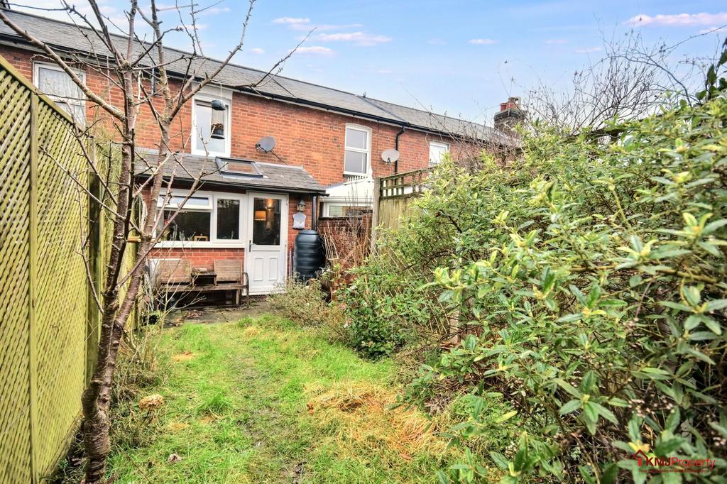 Summer Cottages, Burdett Road... 2 bed terraced house for sale - £290,000