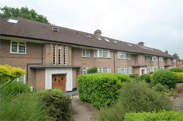 Heronsgate, Edgware, HA8 1 bed flat to rent - £1,400 pcm (£323 pw)
