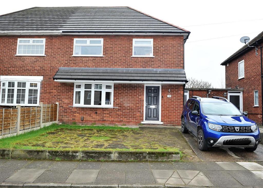 18 Sandiway, Irlam M44 6EF 3 bed semi-detached house - £275,000