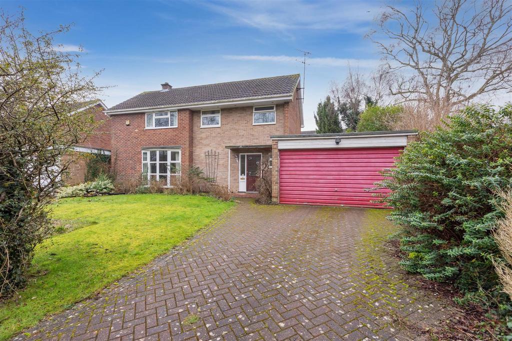 Wootton Way, Maidenhead 3 bed detached house for sale - £750,000