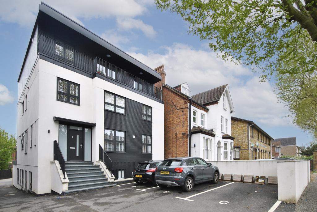 Baring Road Grove Park SE12 1 bed flat to rent - £1,600 pcm (£369 pw)
