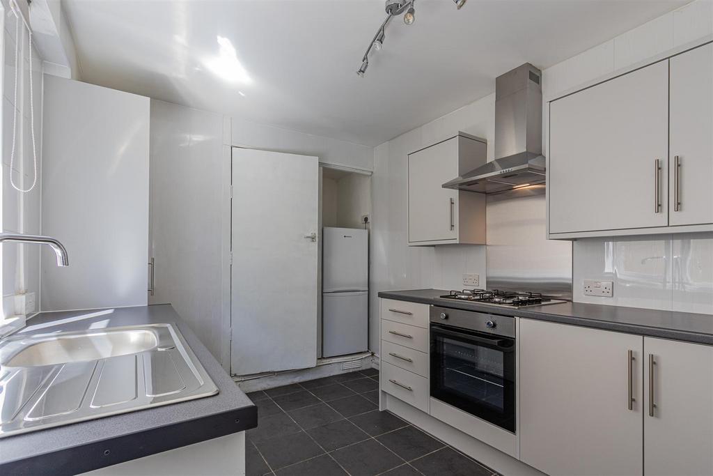 Pearl Street, Cardiff CF24 1 bed flat - £795 pcm (£183 pw)