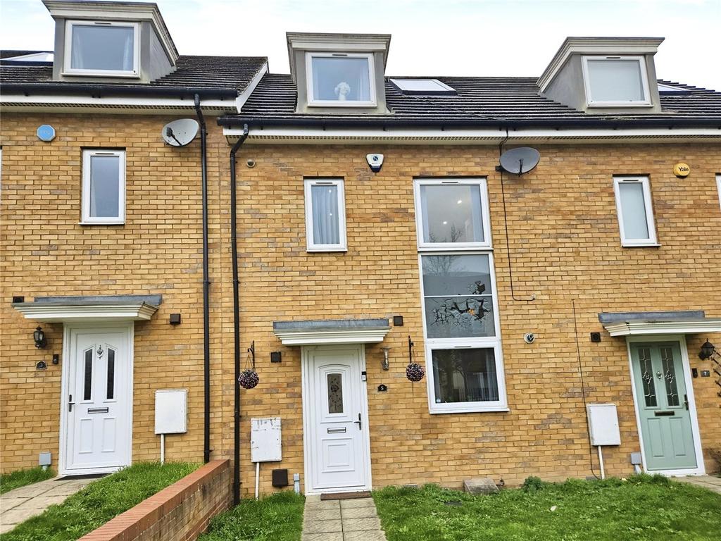 Helidor Walk, Kent ME10 4 bed terraced house - £1,750 pcm (£404 pw)