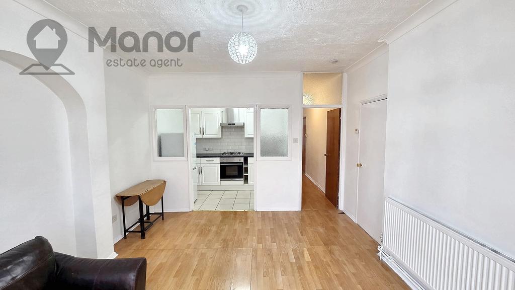 Belgrave Road, Ilford, IG1 3AW 1 bed flat - £1,450 pcm (£335 pw)