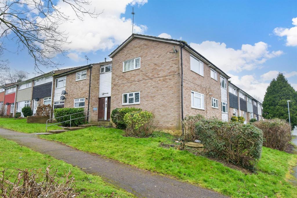 Falstones, Basildon, Essex 2 bed apartment for sale - £170,000