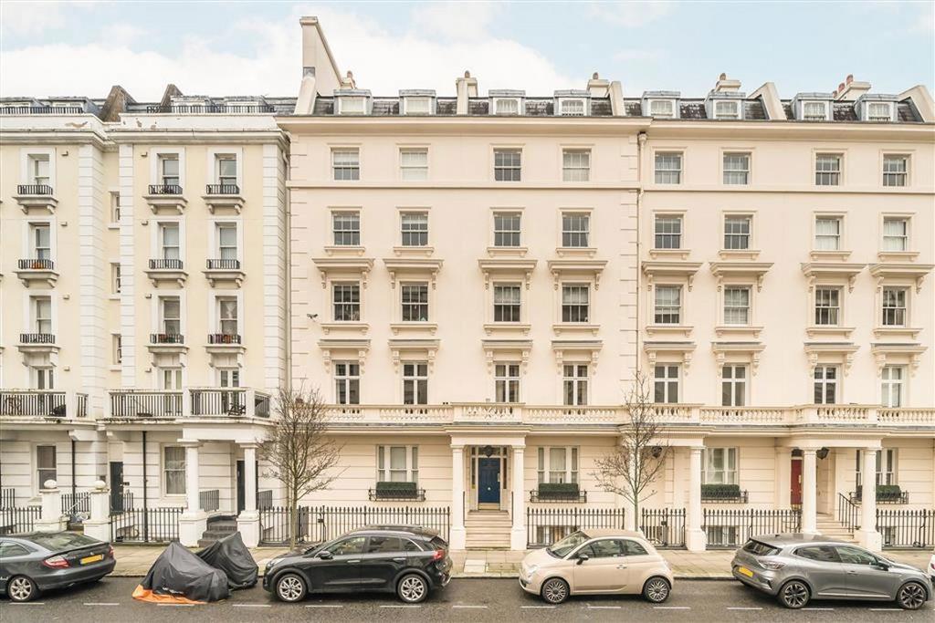 Gloucester Street, London SW1V 2 bed flat - £850,000