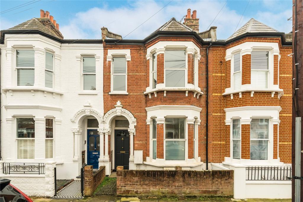 London SW11 2 bed apartment - £850,000