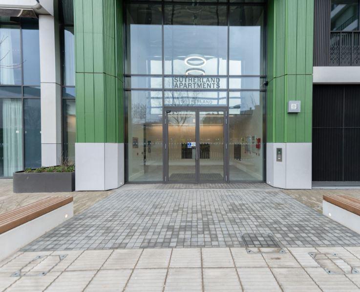 Alba Square, London, SW1W 8DY 2 bed apartment - £3,796 pcm (£876 pw)