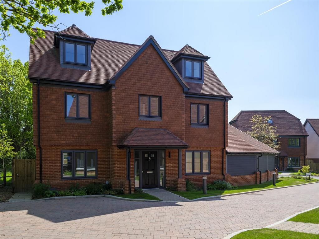 Tonbridge Road, Hildenborough, Tonbridge 5 bed detached house - £1,500,000