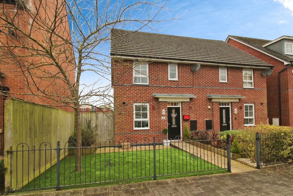 Elan Place, Chorley PR7 3 bed semi-detached house for sale - £210,000