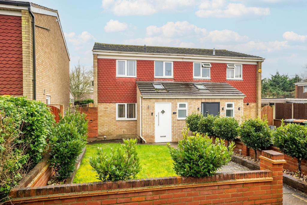 St. Andrews Close, Luton LU1 3 bed semi-detached house for sale - £400,000
