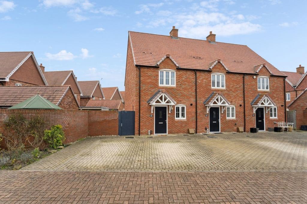Howden Green, Abingdon OX13 2 bed end of terrace house for sale - £320,000