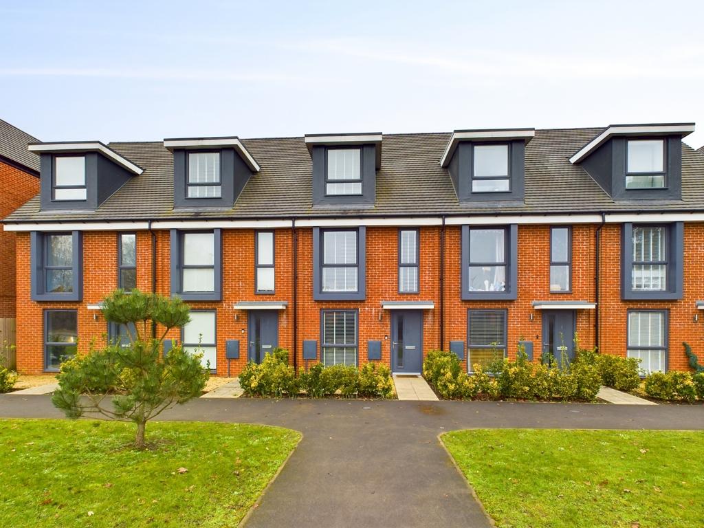Victory Terrace Budds Lane, Bordon... 3 bed townhouse for sale - £395,000