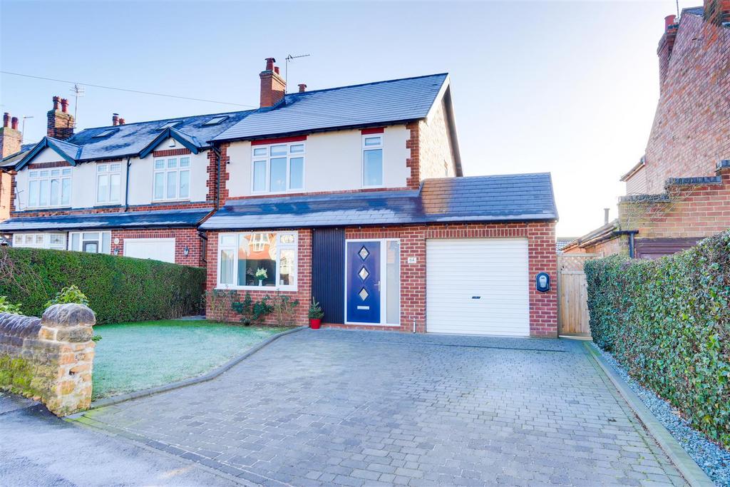 Sandfield Road, Arnold NG5 3 bed detached house for sale - £375,000