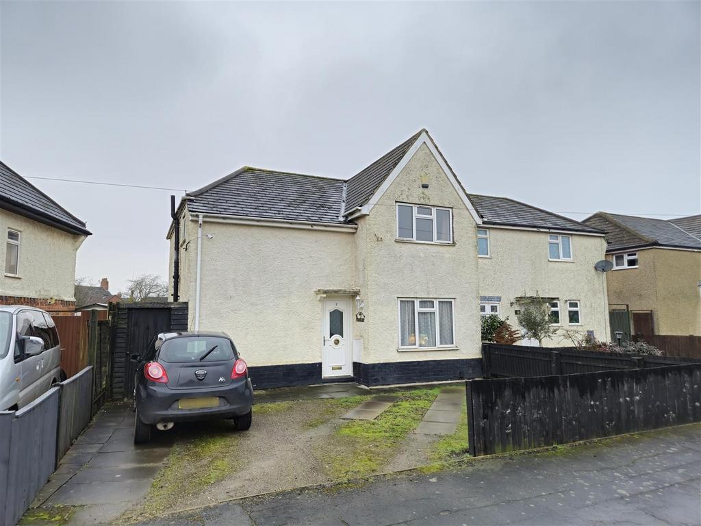 East Crescent, Ellistown LE67 3 bed semi-detached house for sale - £225,000