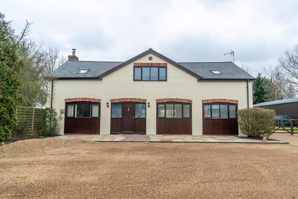 Watling Street, Claybrooke Parva LE17 4 bed detached house - £1,895 pcm ...