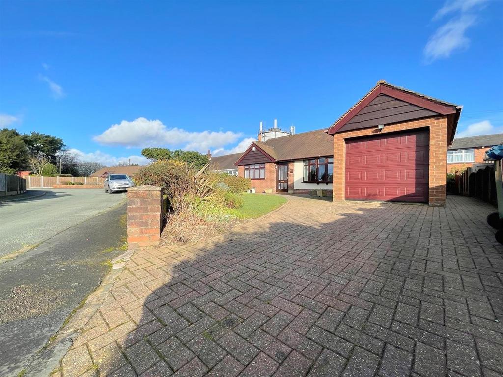Common Lane, Rough Close, Stoke-On-Trent 3 bed bungalow for sale - £340,000