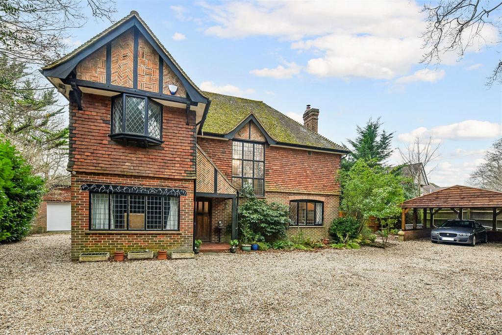 Old Broyle Road, West Broyle, Chichester 5 bed detached house - £3,000 ...