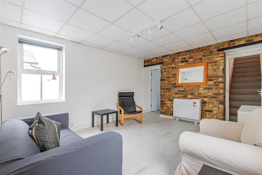 Richmond Road, Cardiff CF24 2 bed flat - £1,100 pcm (£254 pw)