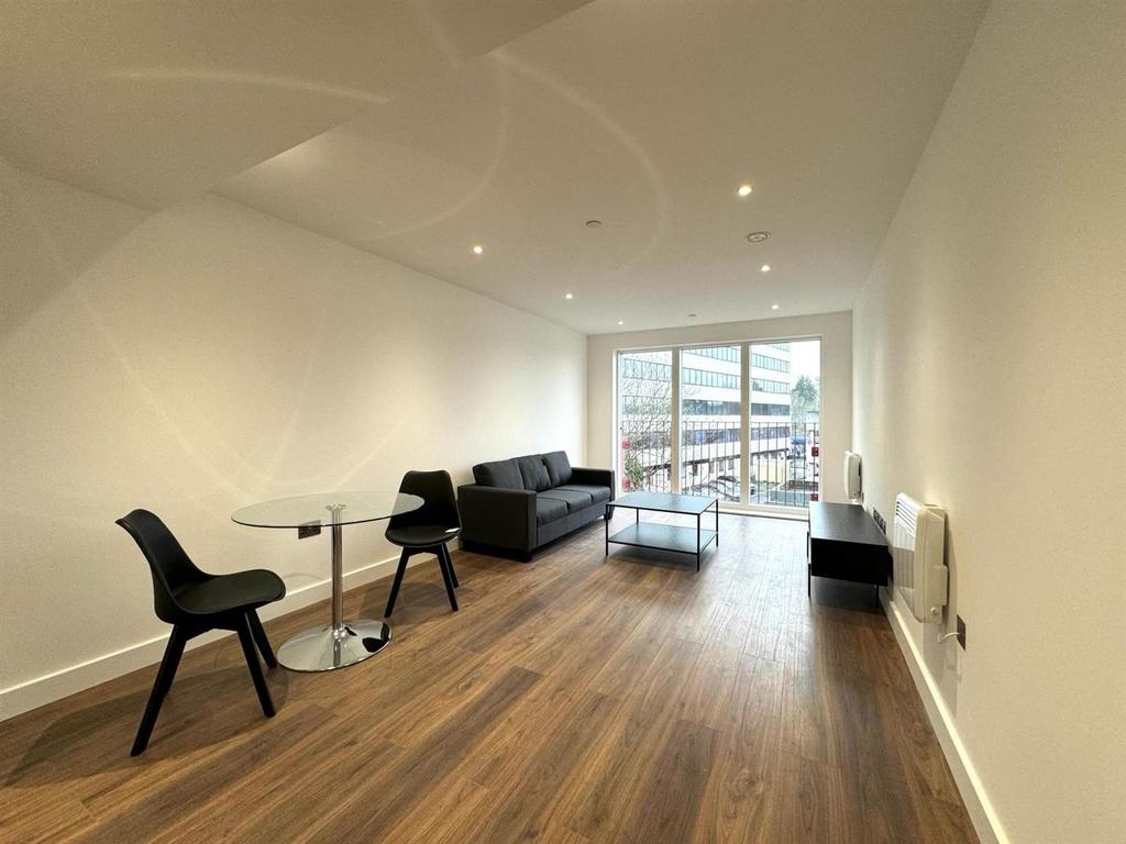 Market Street, Bracknell RG12 1 bed apartment to rent - £1,325 pcm (£ ...