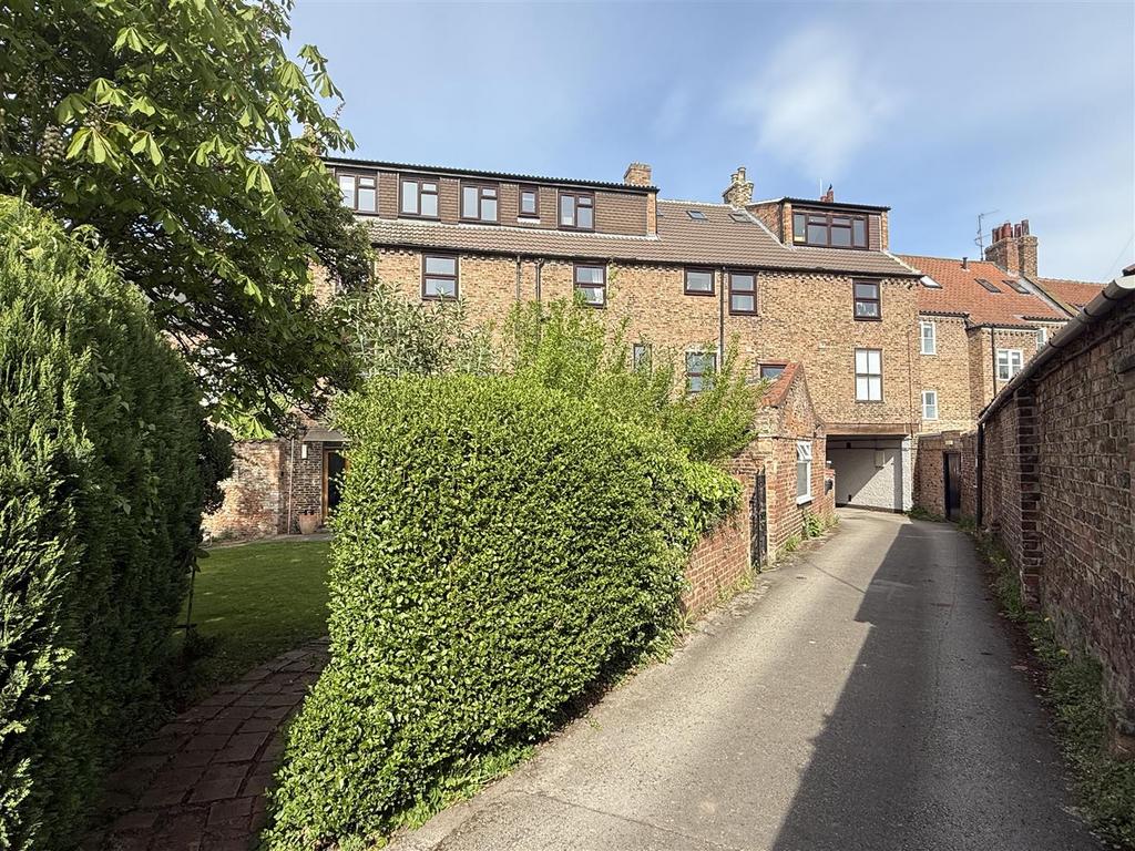 Long Street, Easingwold, York Studio for sale - £70,000
