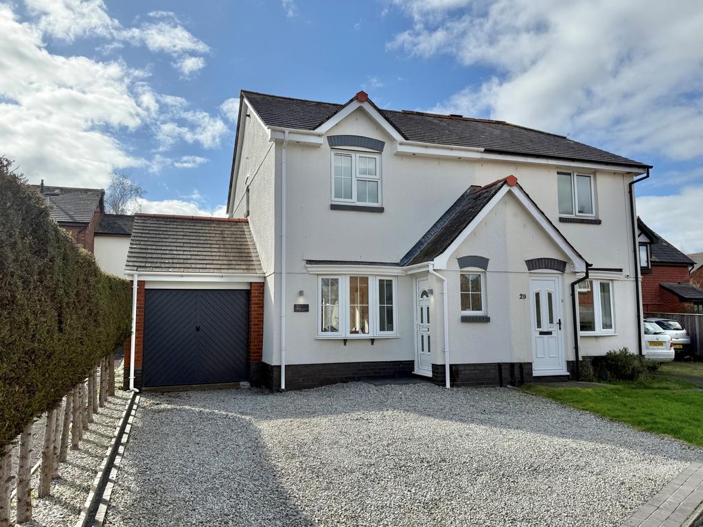 Canon Way, Alphington, EX2 3 bed semi-detached house - £300,000