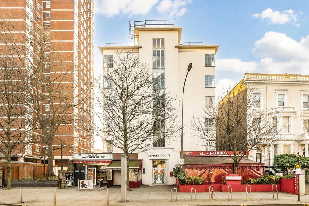 Shepherds Bush Green, London W12 2 bed flat - £4,398 pcm (£1,015 pw)