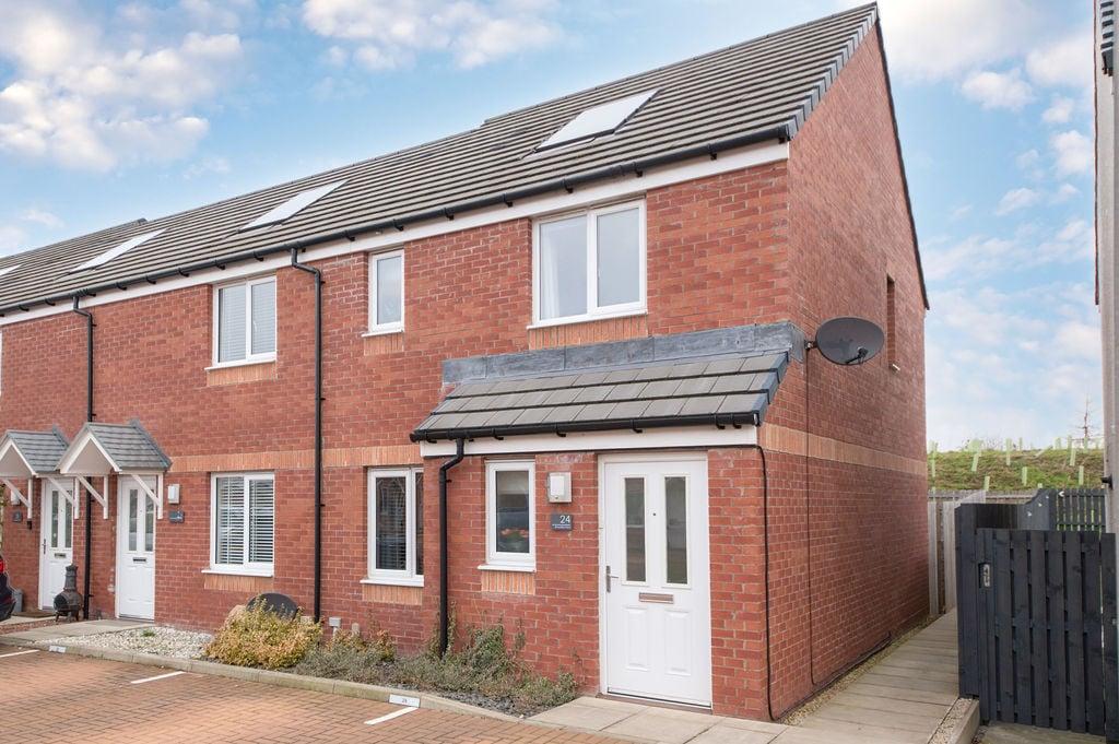 Broadlea Park, Falkirk, FK2 3 bed terraced house - £222,500